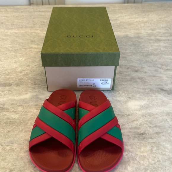 Gucci | Shoes | Gucci Rubber Slides Red And Green Upper And Bright Pink ...